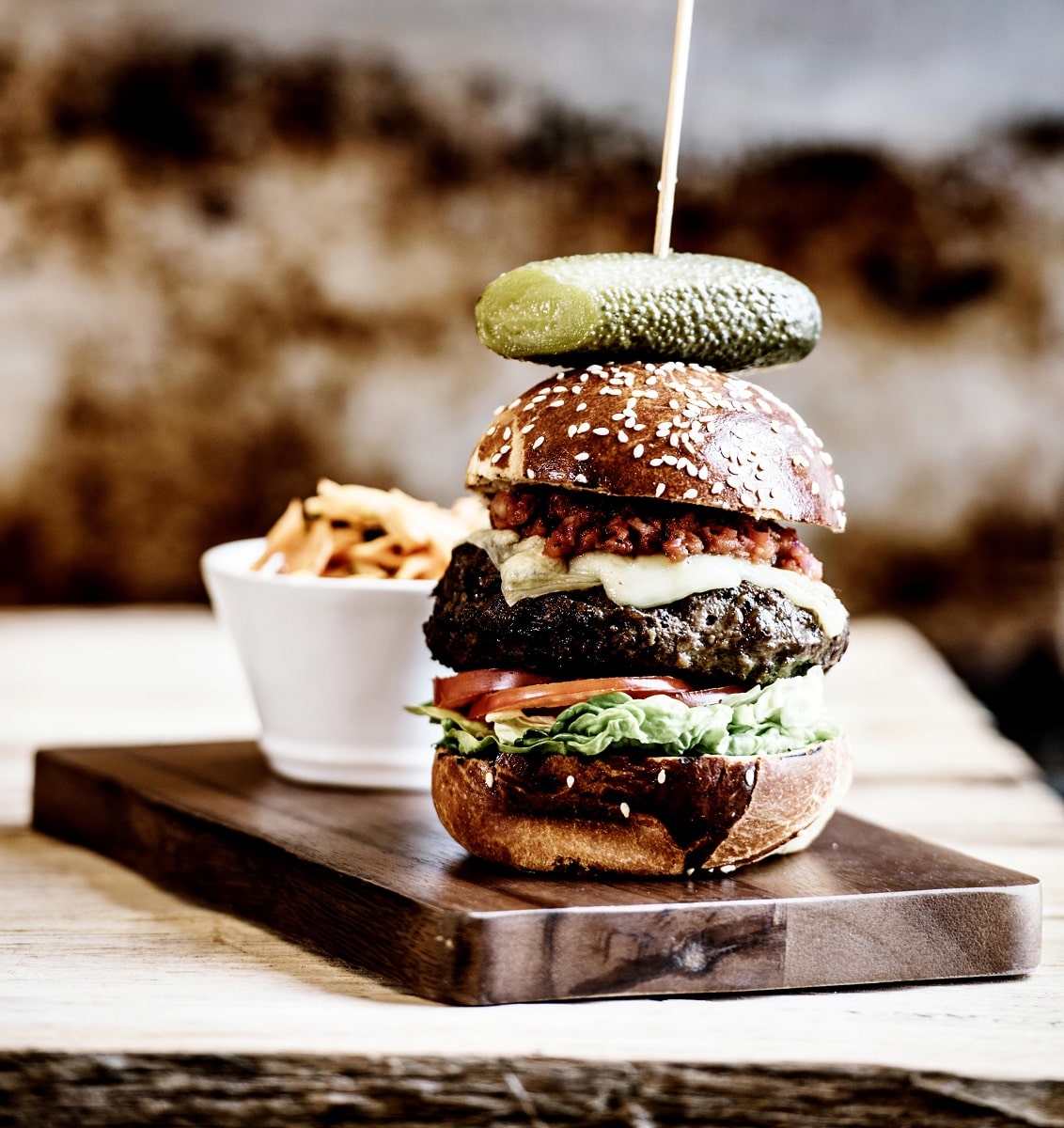 Secrets Behind The Best Burgers - Luxury Restaurant Guide